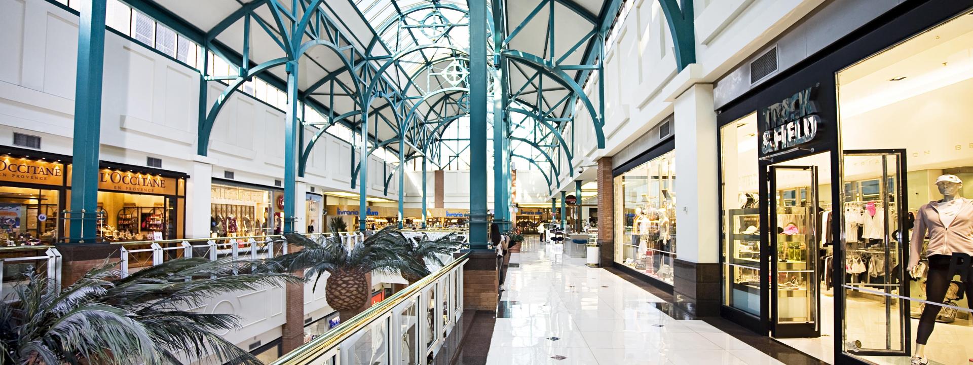 Com descontos de até 80%, a Black Friday chega ao Shopping Market Place seguindo todos os ...