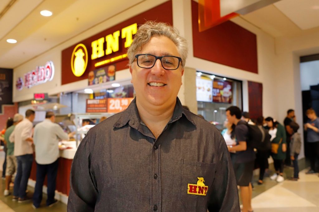 HNT, rede de frango frito, estreia na Sapucaí - Mapa das Franquias