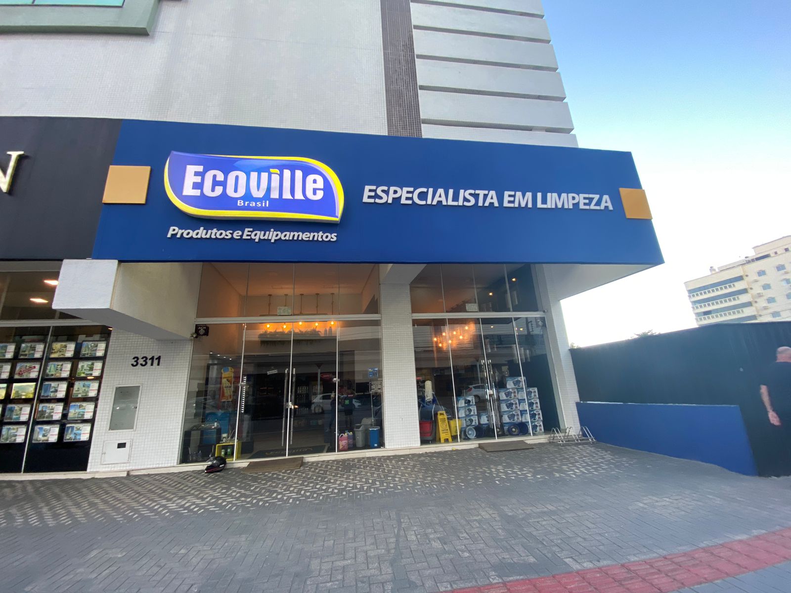 Rede de franquias Ecoville ganha o prêmio "Empresa Brasileira do Ano 2024" - Mapa das Franquias